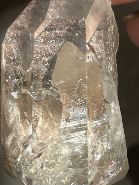 Quartz Penetrator/ Bridge / Enfant Intérieur – Oasis de Cristal