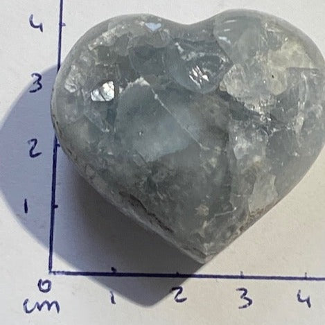 Celestite Heart – Oasis de Cristal